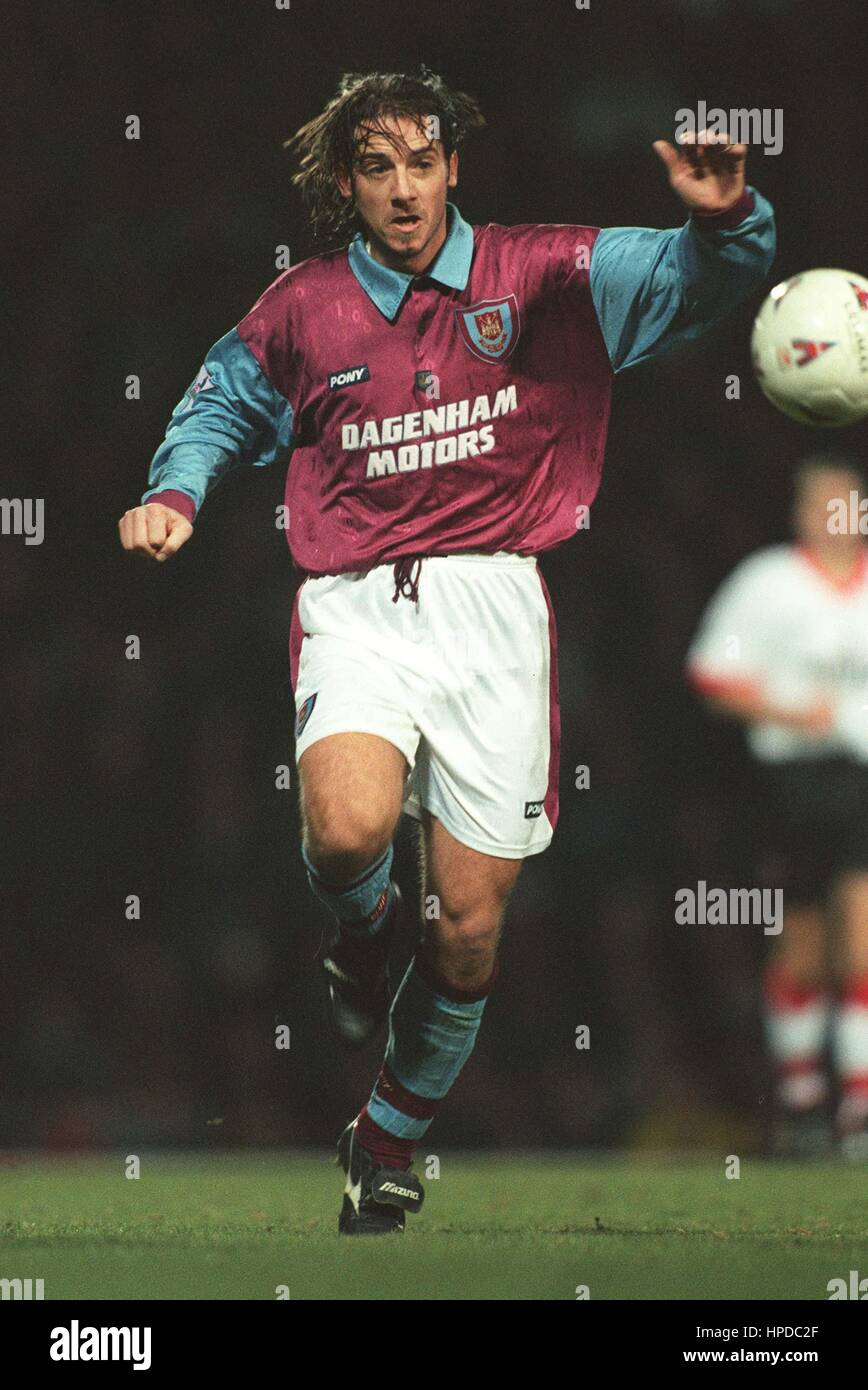 Ian bishop west ham hi-res stock photography and images - Alamy