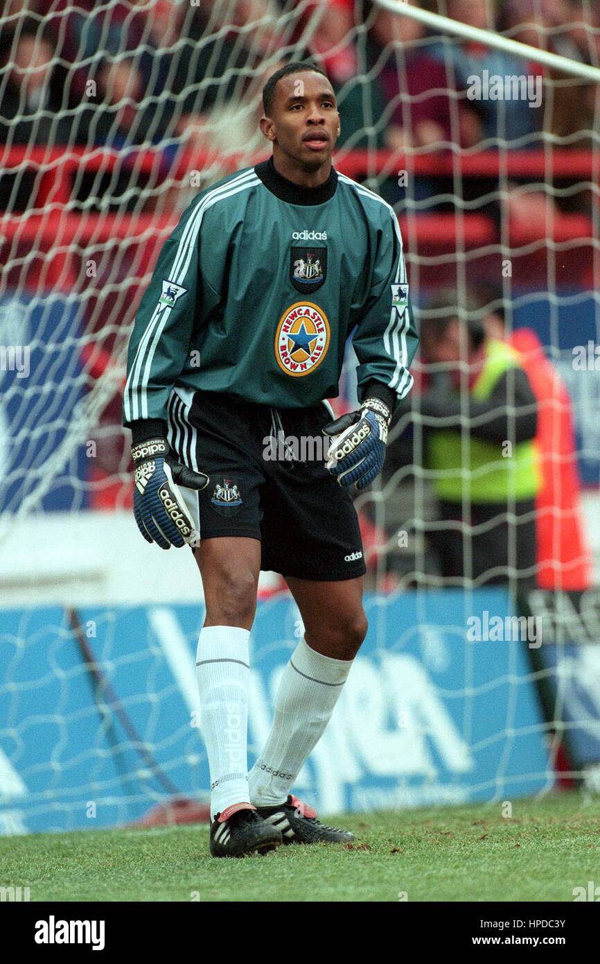 Shaka hislop football hi-res stock photography and images - Alamy