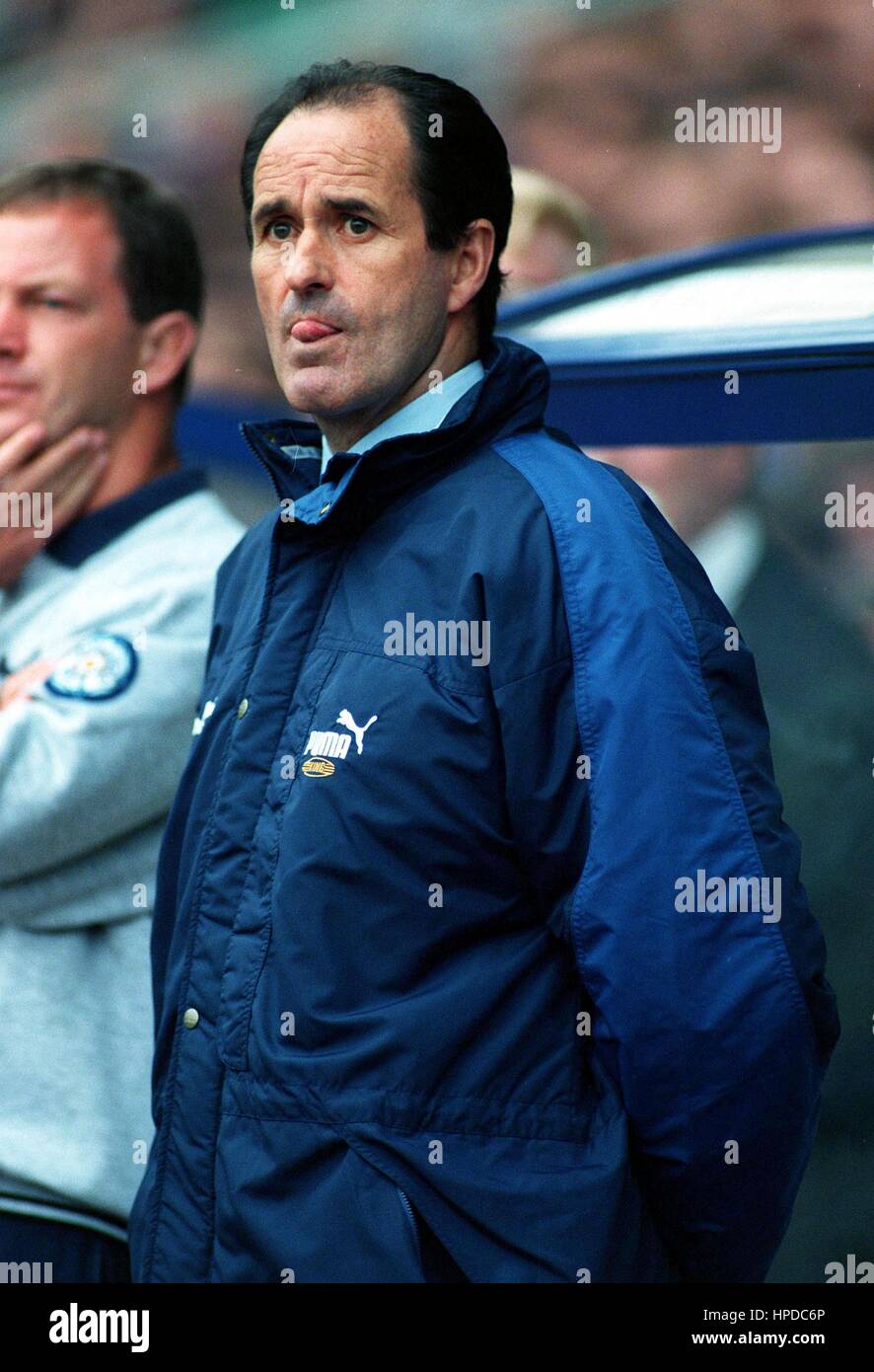 GEORGE GRAHAM LEEDS UNITED FC MANAGER 29 January 1997 Stock Photo - Alamy