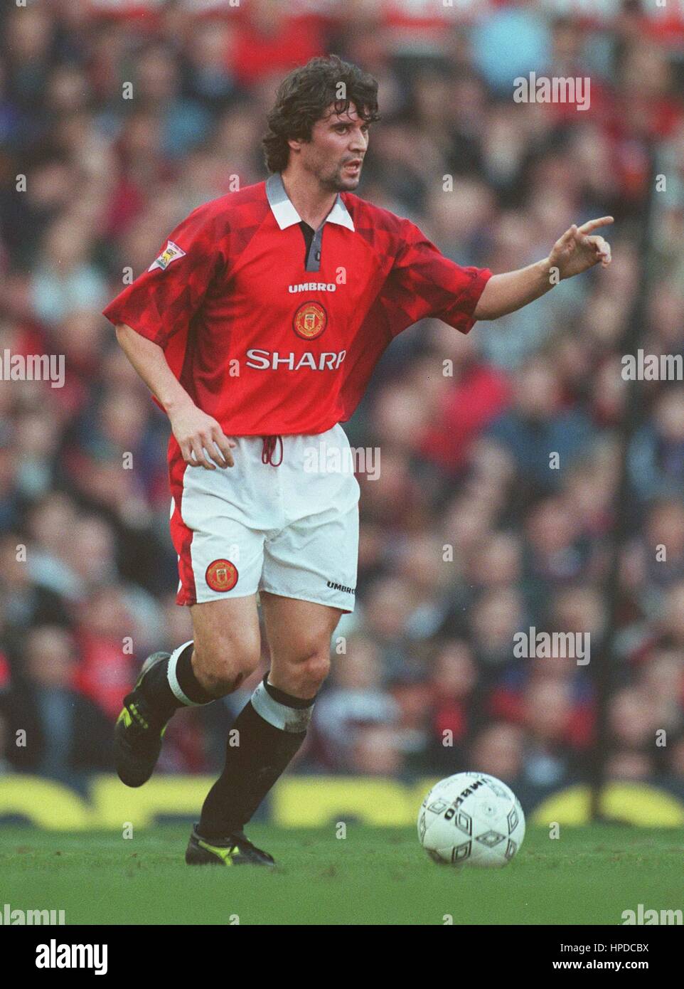 ROY KEANE MANCHESTER UNITED FC 04 February 1997 Stock Photo - Alamy