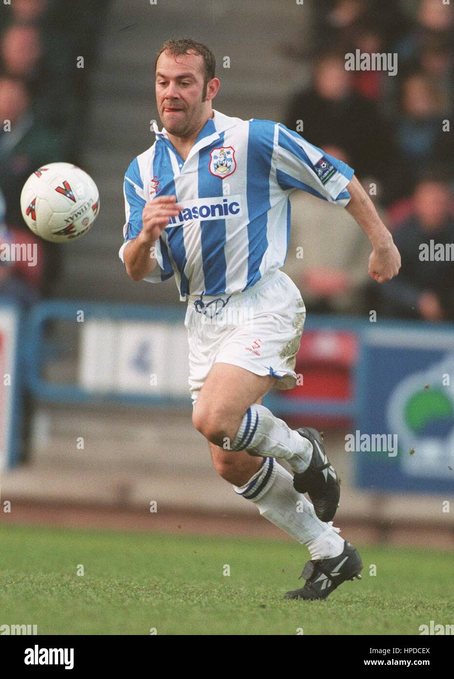 DARREN BULLOCK HUDDERSFIELD TOWN FC 11 February 1997 Stock Photo - Alamy
