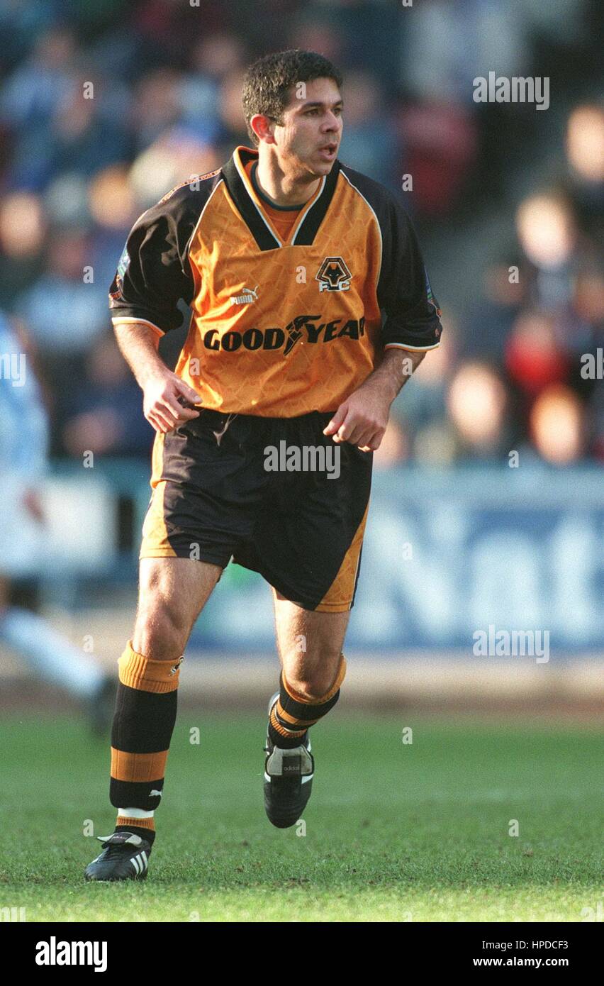 STEVE CORICA WOLVERHAMPTON WANDERERS FC 11 February 1997 Stock Photo ...