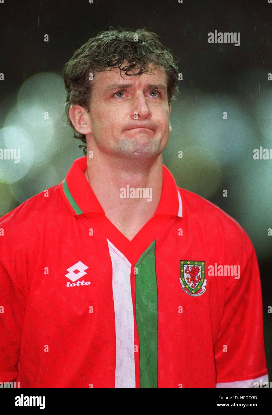 Mark hughes chelsea fc hi-res stock photography and images - Alamy