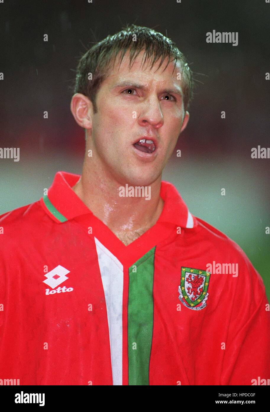 Wales football john robinson hi-res stock photography and images - Alamy