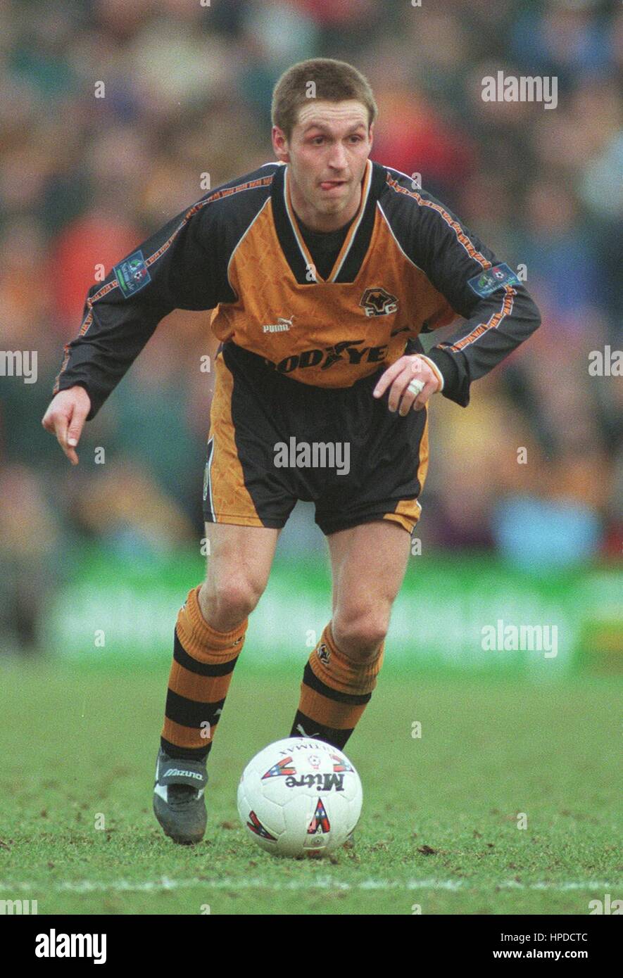 SIMON OSBORNE WOLVERHAMPTON WANDERERS FC 24 February 1997 Stock Photo ...
