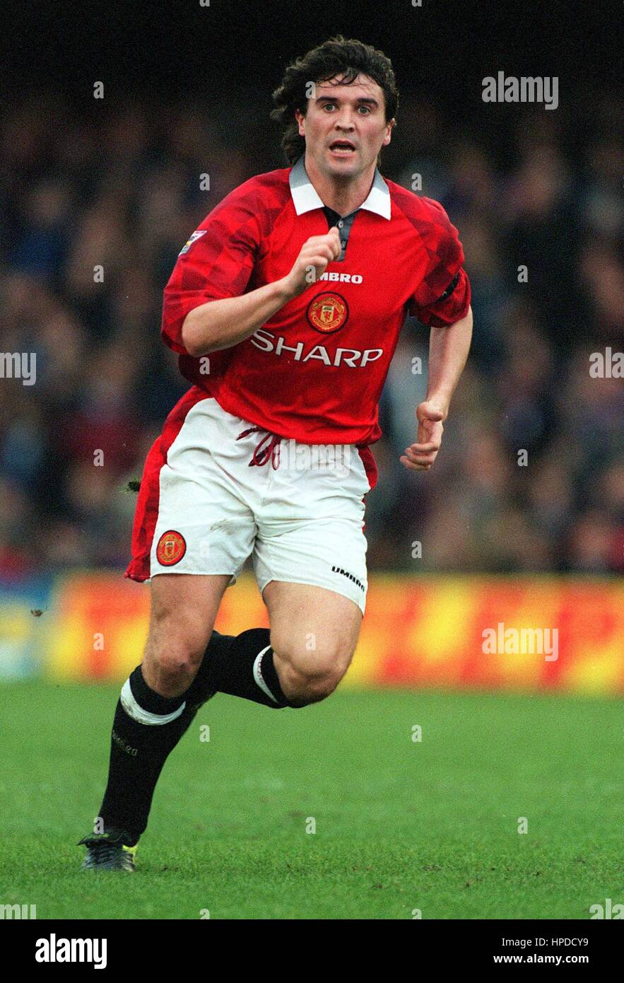 ROY KEANE MANCHESTER UNITED FC 27 February 1997 Stock Photo - Alamy