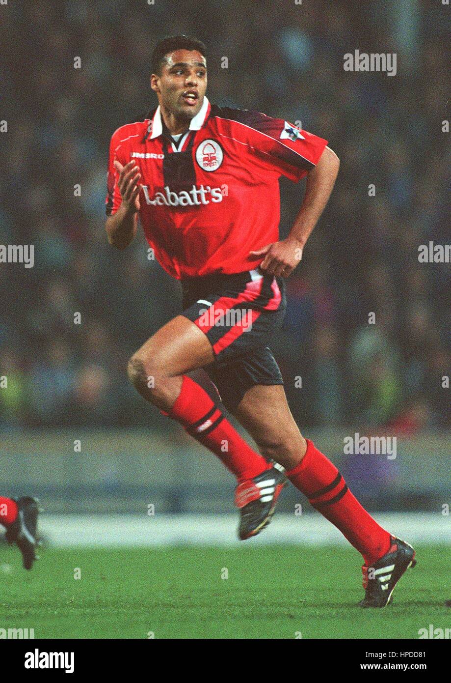 PIERRE VAN HOOIJDONK NOTTINGHAM FOREST FC 09 March 1997 Stock Photo - Alamy