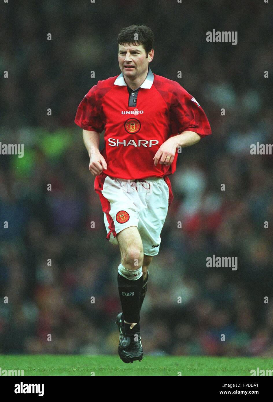 DENIS IRWIN MANCHESTER UNITED FC 16 March 1997 Stock Photo - Alamy
