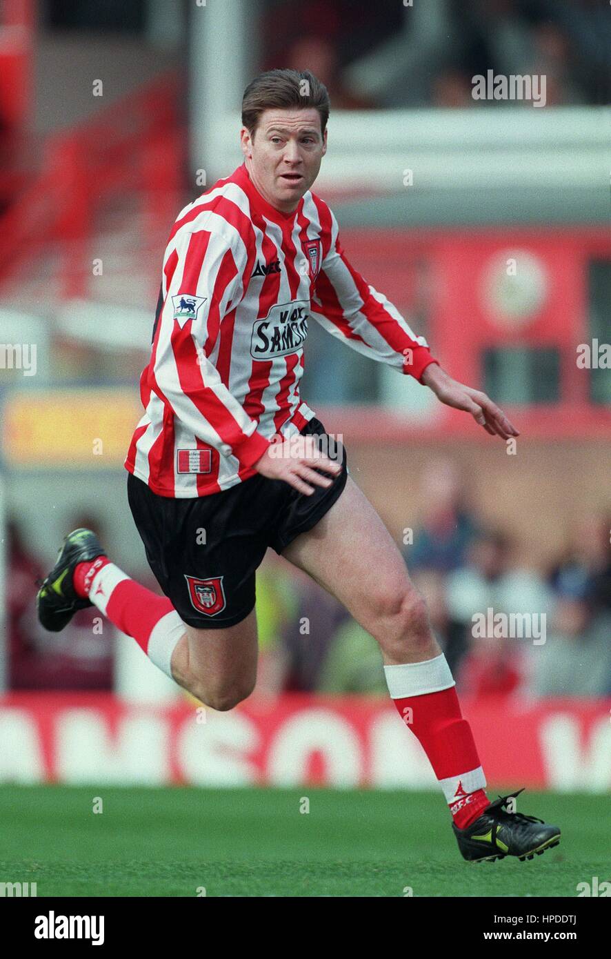Chris waddle hi-res stock photography and images - Alamy