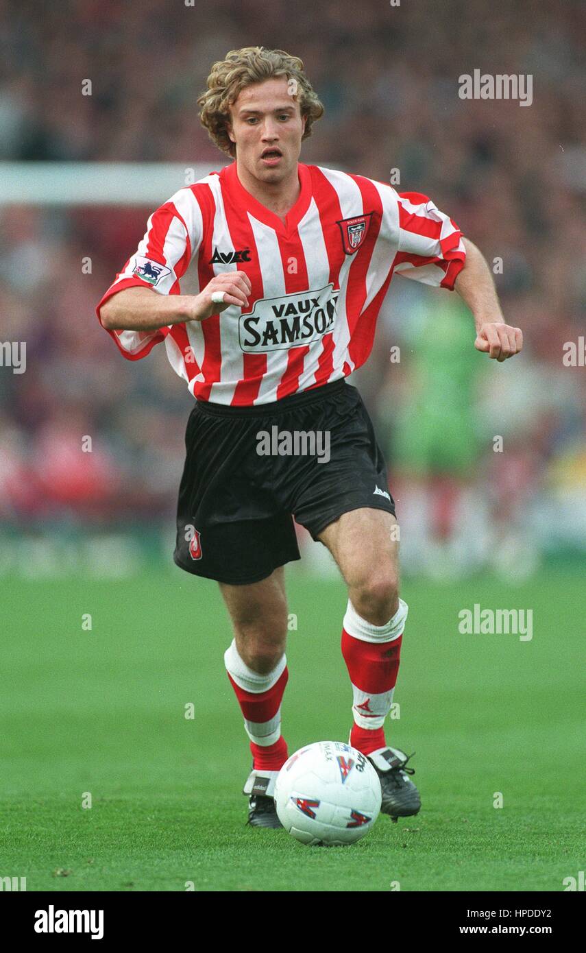 MICHAEL GRAY SUNDERLAND FC 26 March 1997 Stock Photo - Alamy