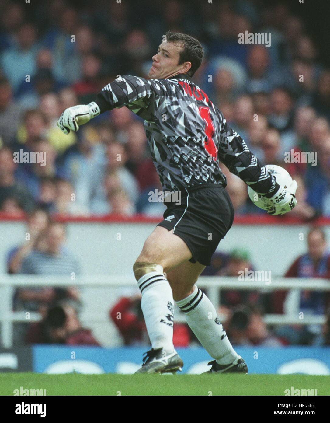 NEIL SULLIVAN WIMBLEDON FC 25 April 1997 Stock Photo - Alamy