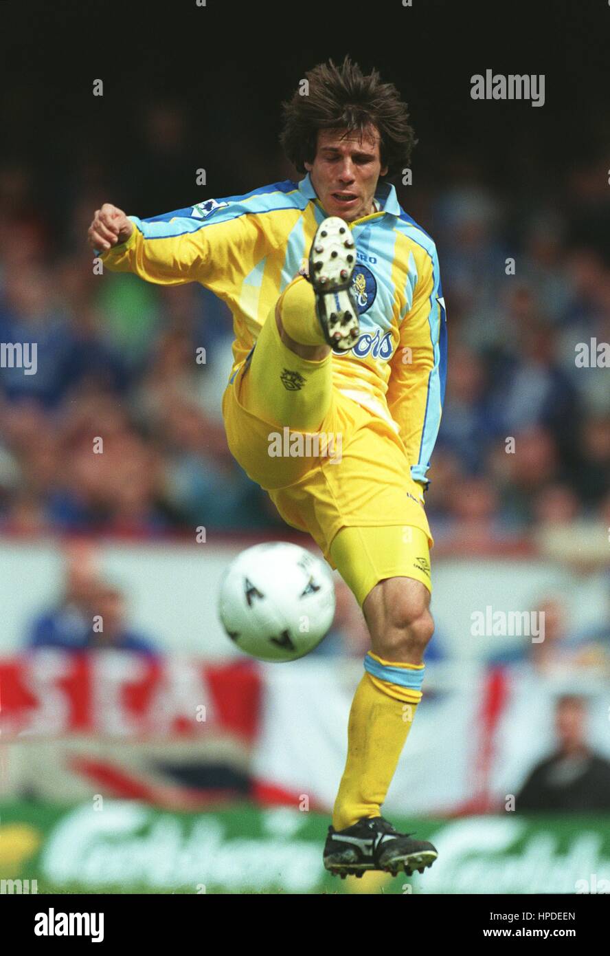 GIANFRANCO ZOLA CHELSEA FC 25 April 1997 Stock Photo - Alamy