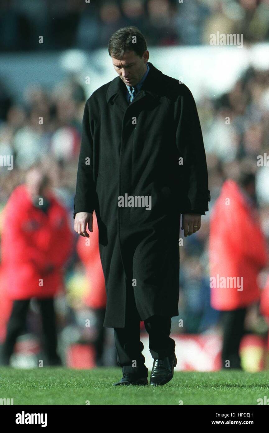 Bryan robson middlesbrough 1997 hi-res stock photography and images - Alamy