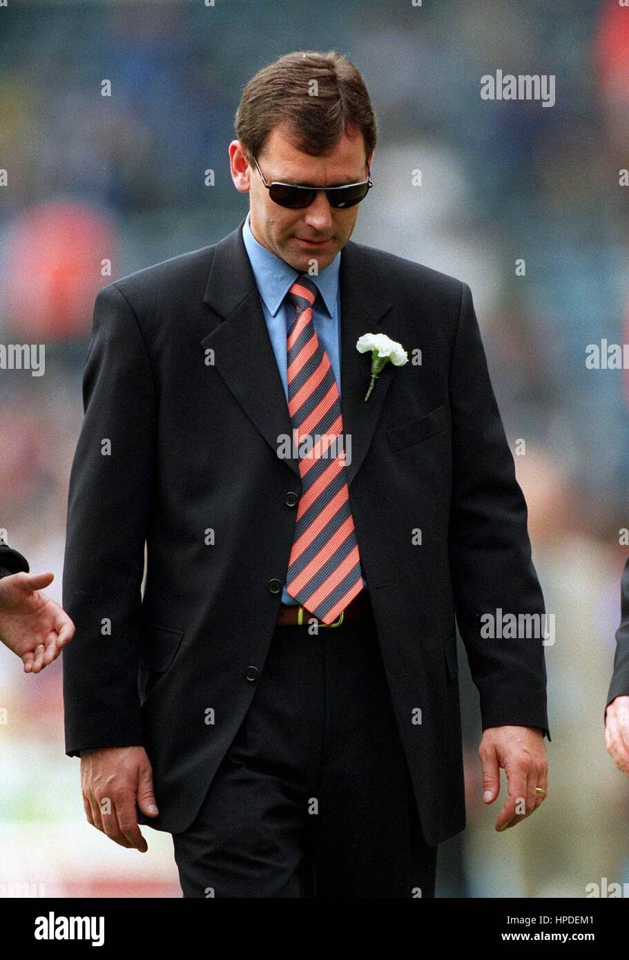 BRYAN ROBSON MIDDLESBROUGH MANAGER 19 May 1997 Stock Photo - Alamy