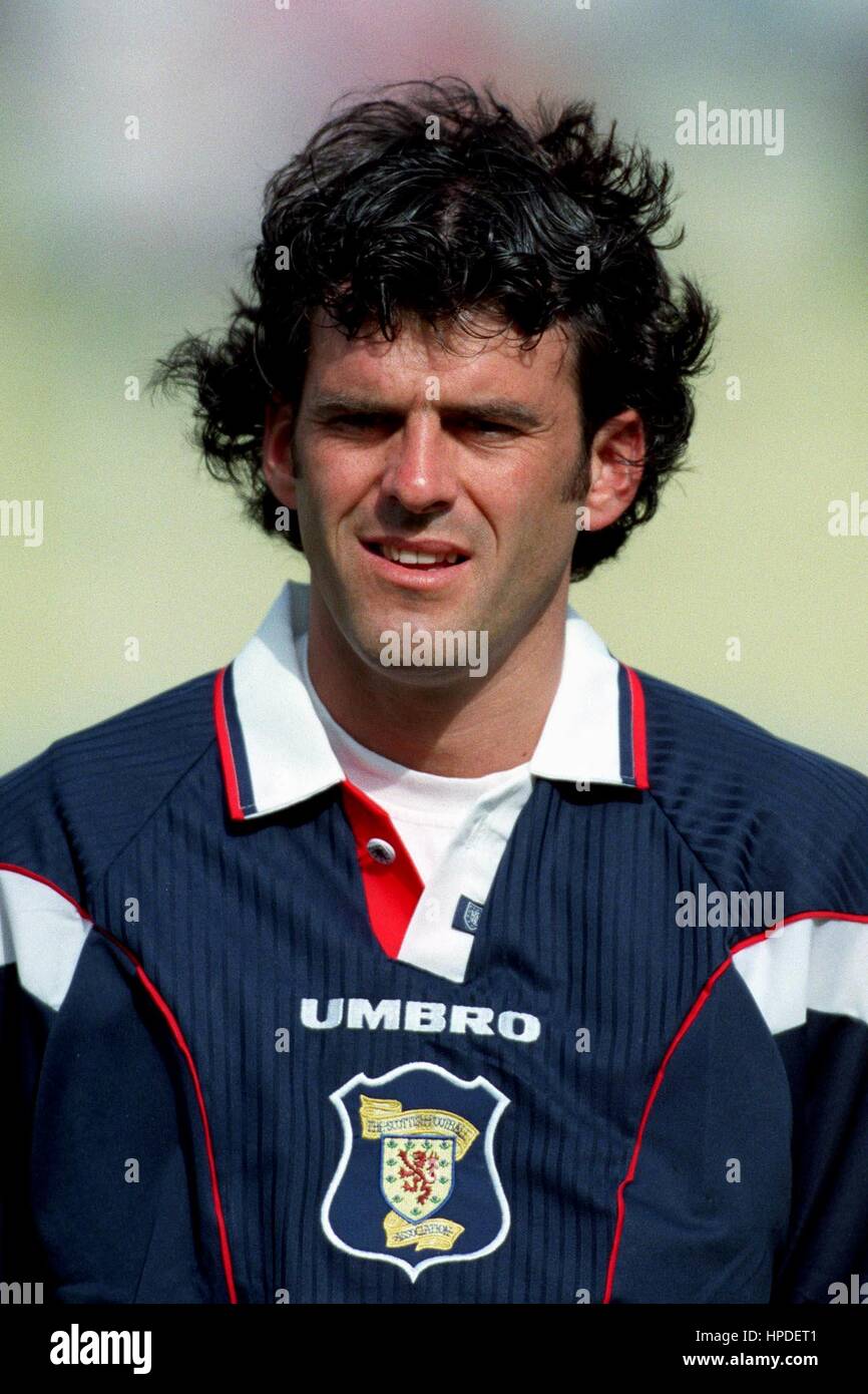 DARREN JACKSON SCOTLAND & GLASGOW CELTIC FC 03 June 1997 Stock Photo ...