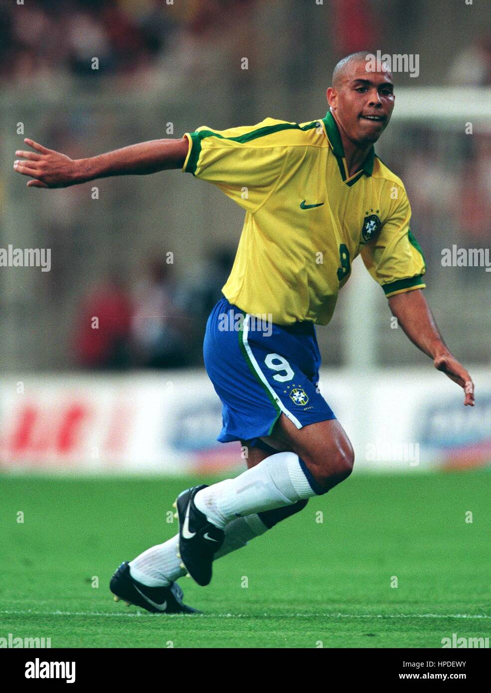 Ronaldo brazil 1997 hi-res stock photography and images - Alamy