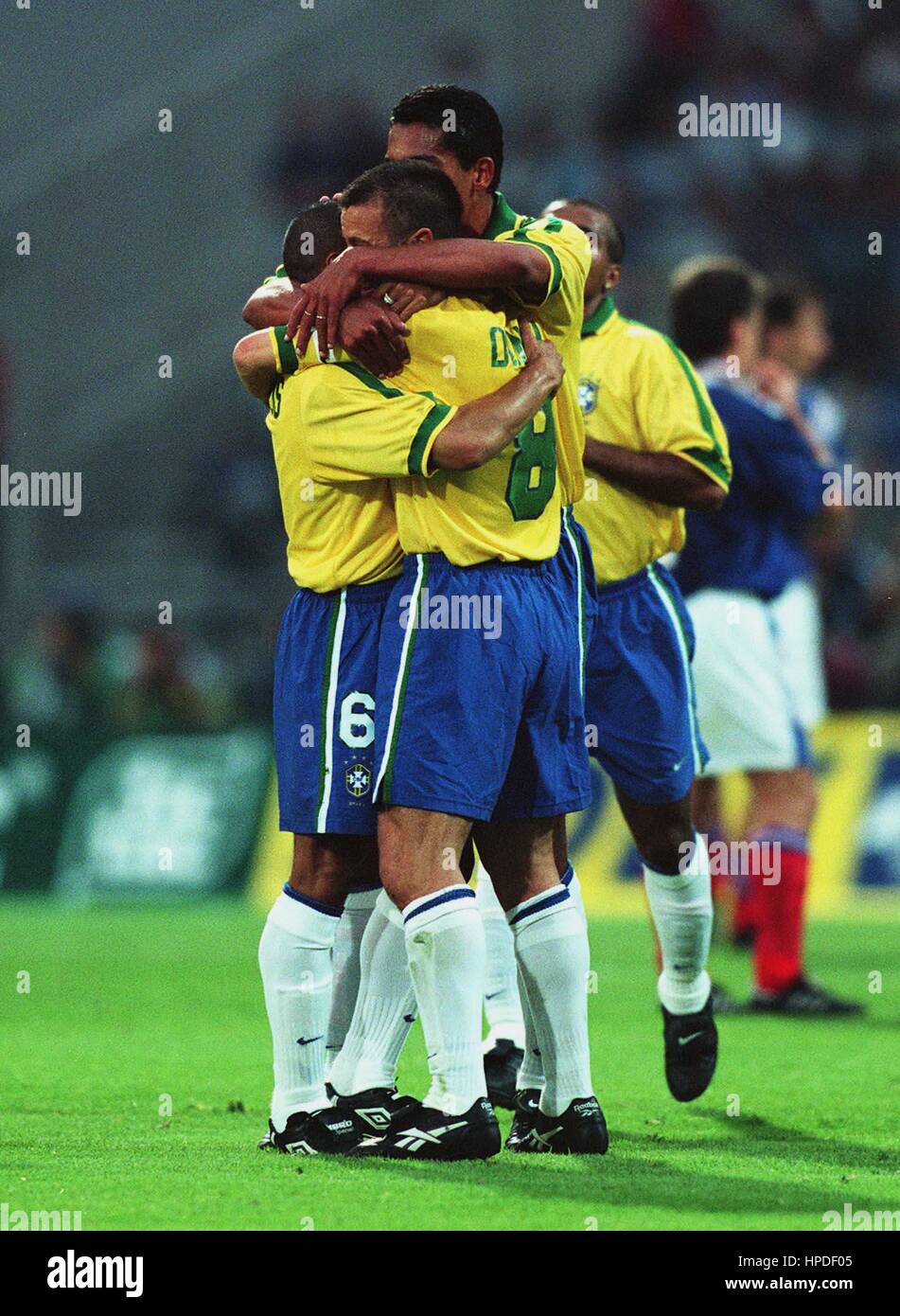 Roberto carlos brazil france 1997 hi-res stock photography and images ...