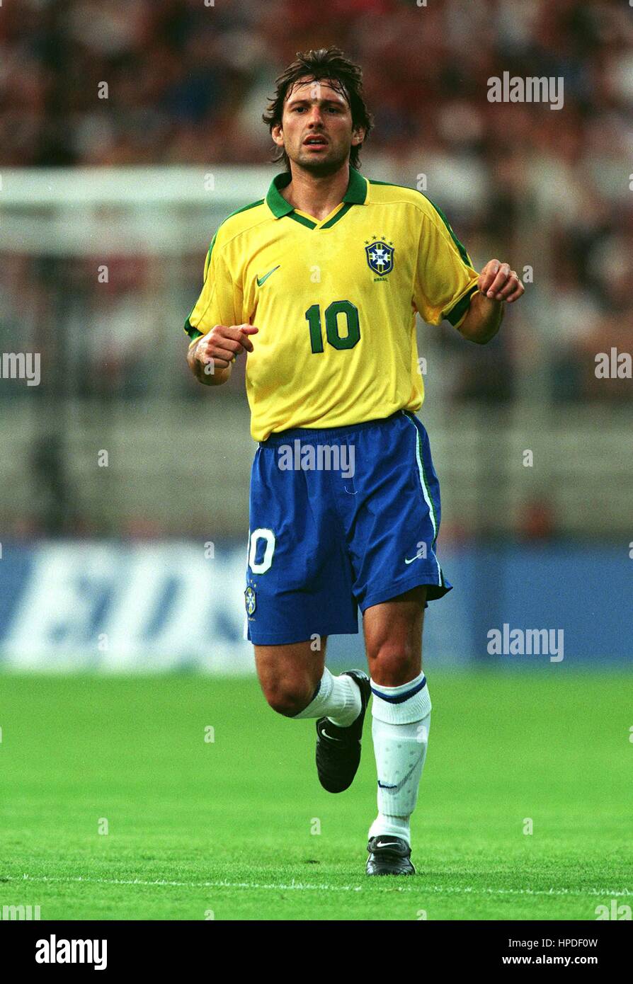 Leonardo brazil 1997 hi-res stock photography and images - Alamy