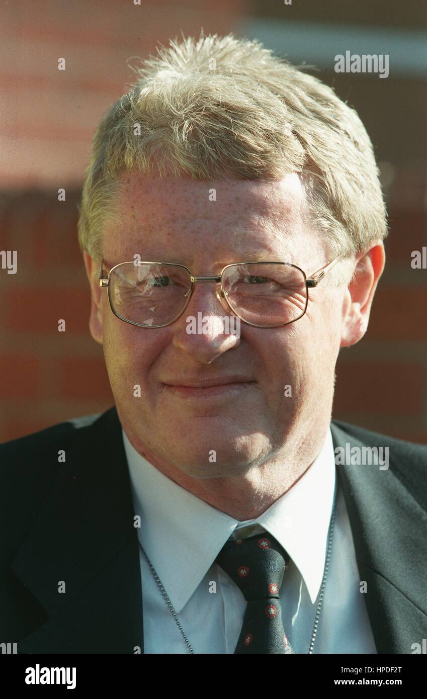 GRAHAM KELLY CHIEF EXECUTIVE OF THE F.A. 12 June 1997 Stock Photo - Alamy
