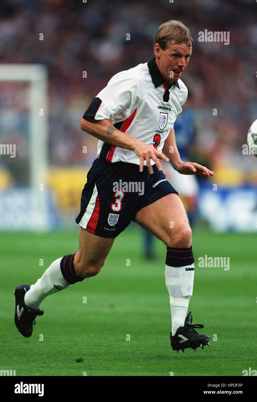 Stuart pearce 1997 hi-res stock photography and images - Alamy
