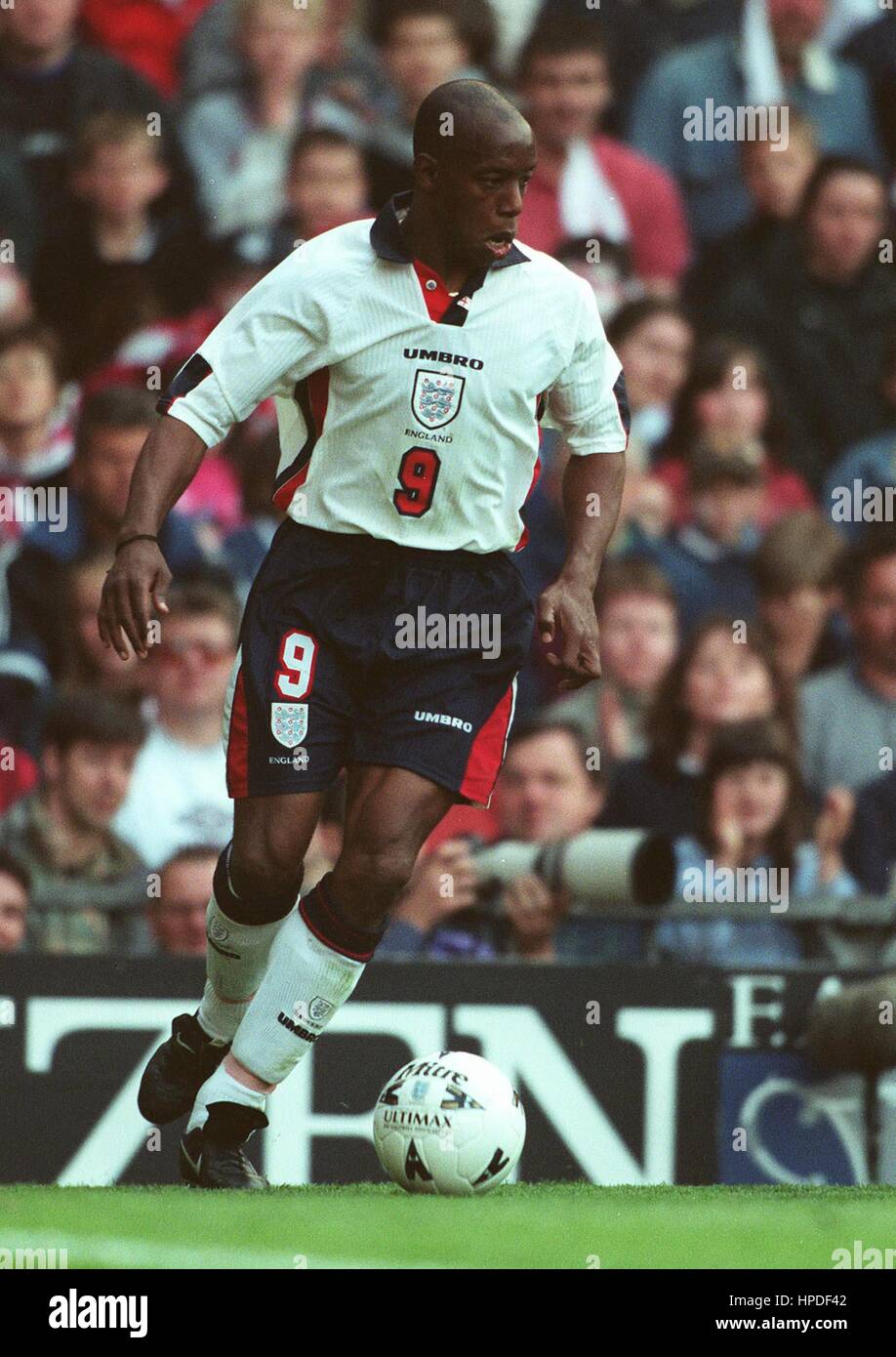 IAN WRIGHT ENGLAND & ARSENAL FC 12 June 1997 Stock Photo - Alamy