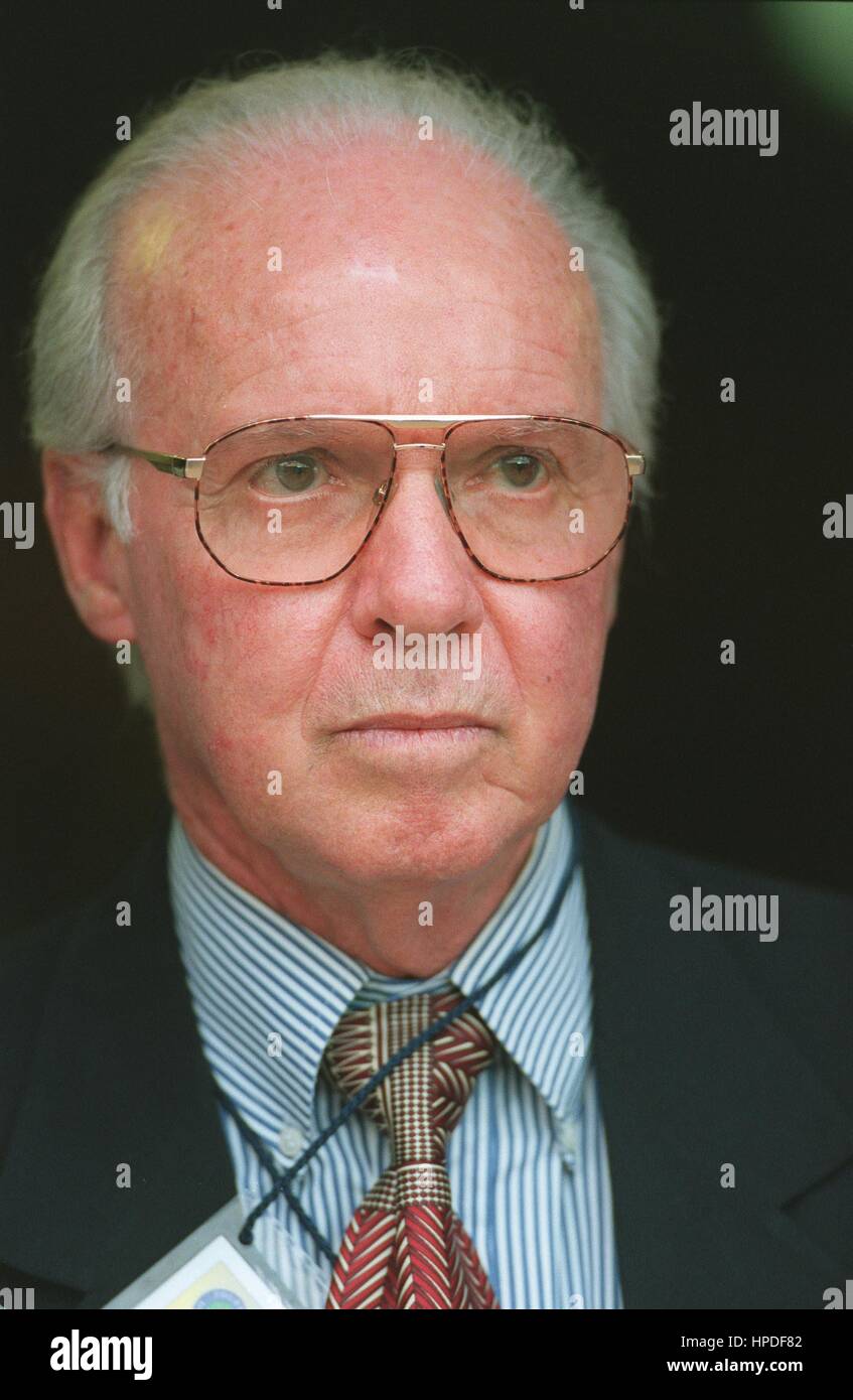 MARIO ZAGALLO BRAZILIAN FOOTBALL MANAGER 18 June 1997 Stock Photo - Alamy