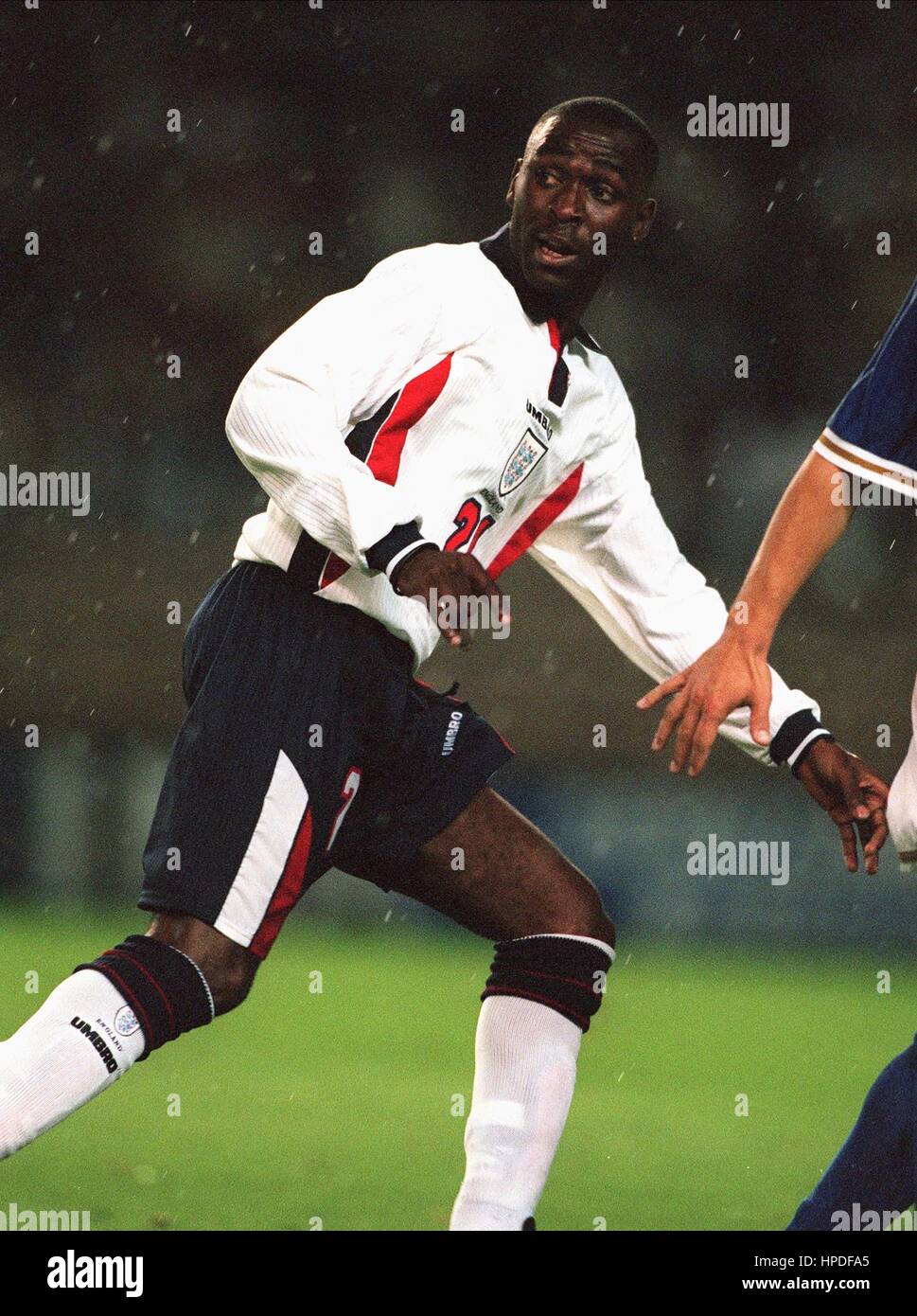 ANDY COLE ENGLAND & MANCHESTER UNITED FC 18 June 1997 Stock Photo - Alamy