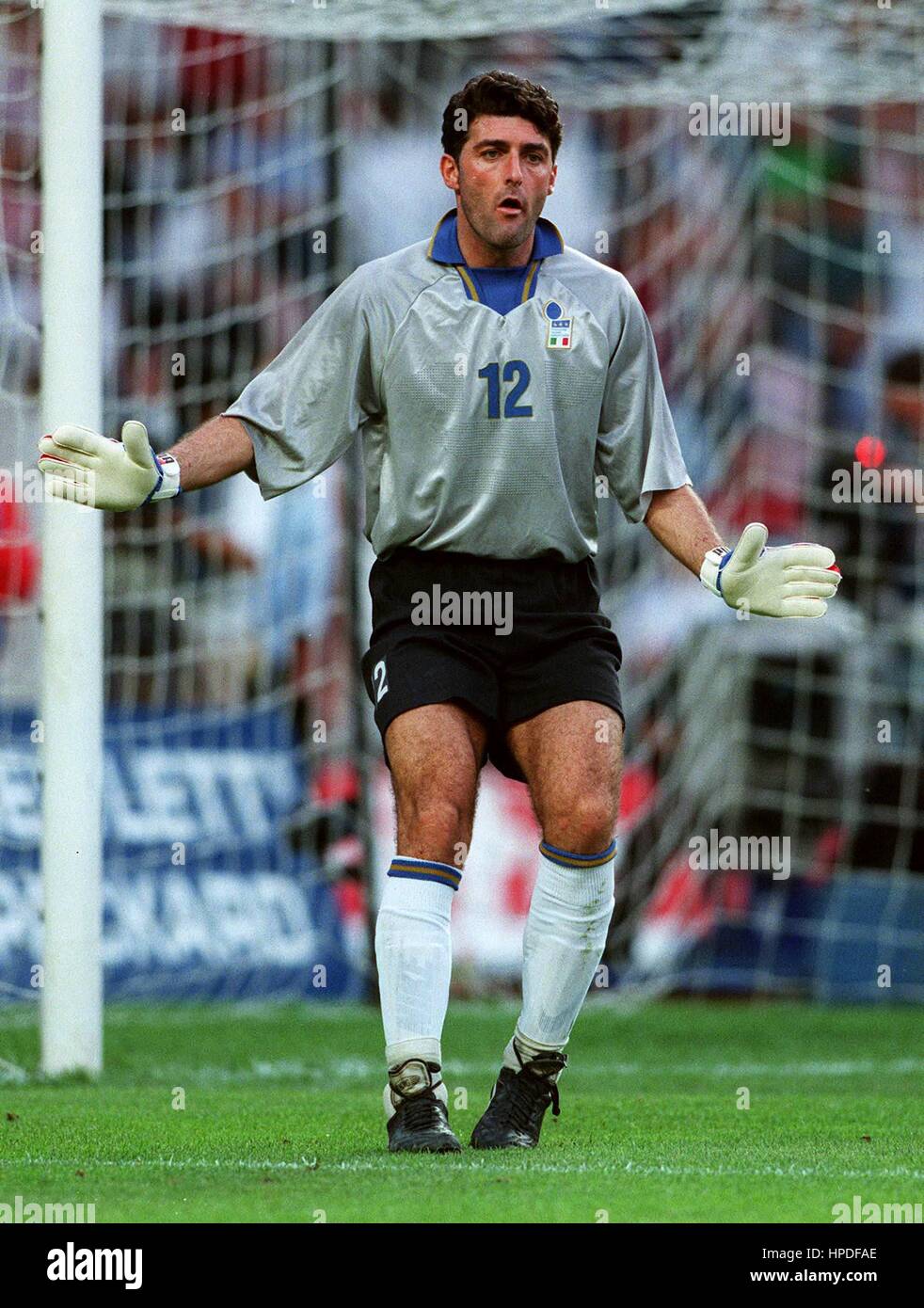 GIANLUCA PAGLIUCA ITALY & INTER MILAN 18 June 1997 Stock Photo - Alamy
