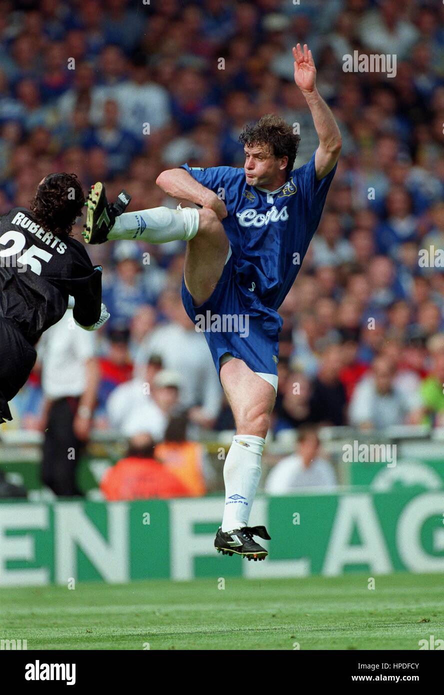 MARK HUGHES & BEN ROBERTS CHELSEA V MIDDLESBROUGH FA CUP 20 June 1997 ...
