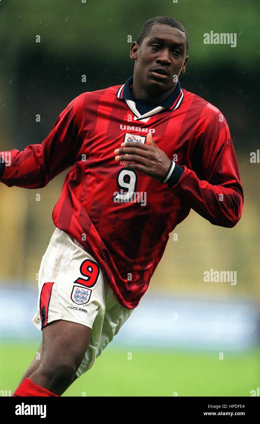 Heskey england u21 hi-res stock photography and images - Alamy