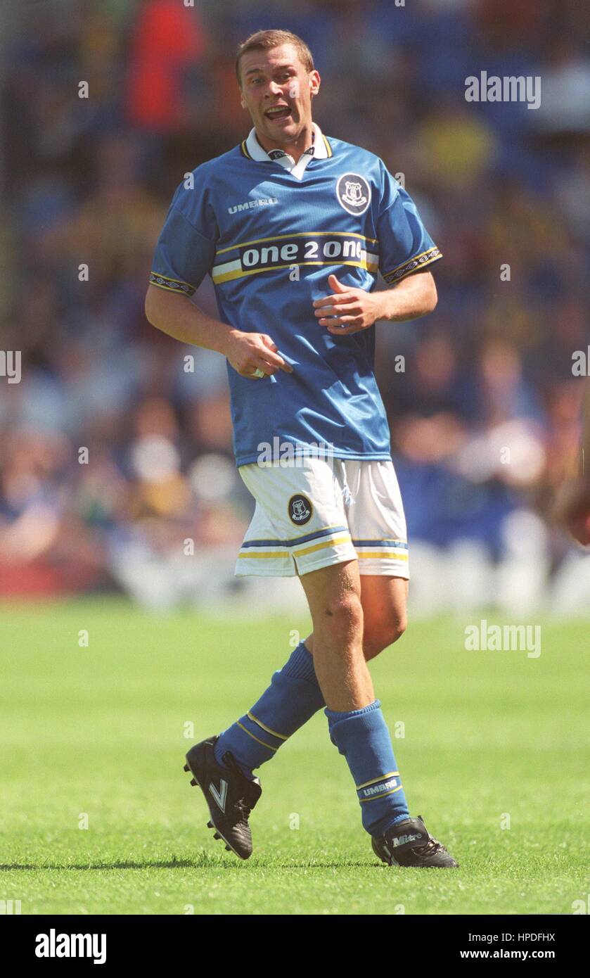 DUNCAN FERGUSON EVERTON FC 21 July 1997 Stock Photo - Alamy