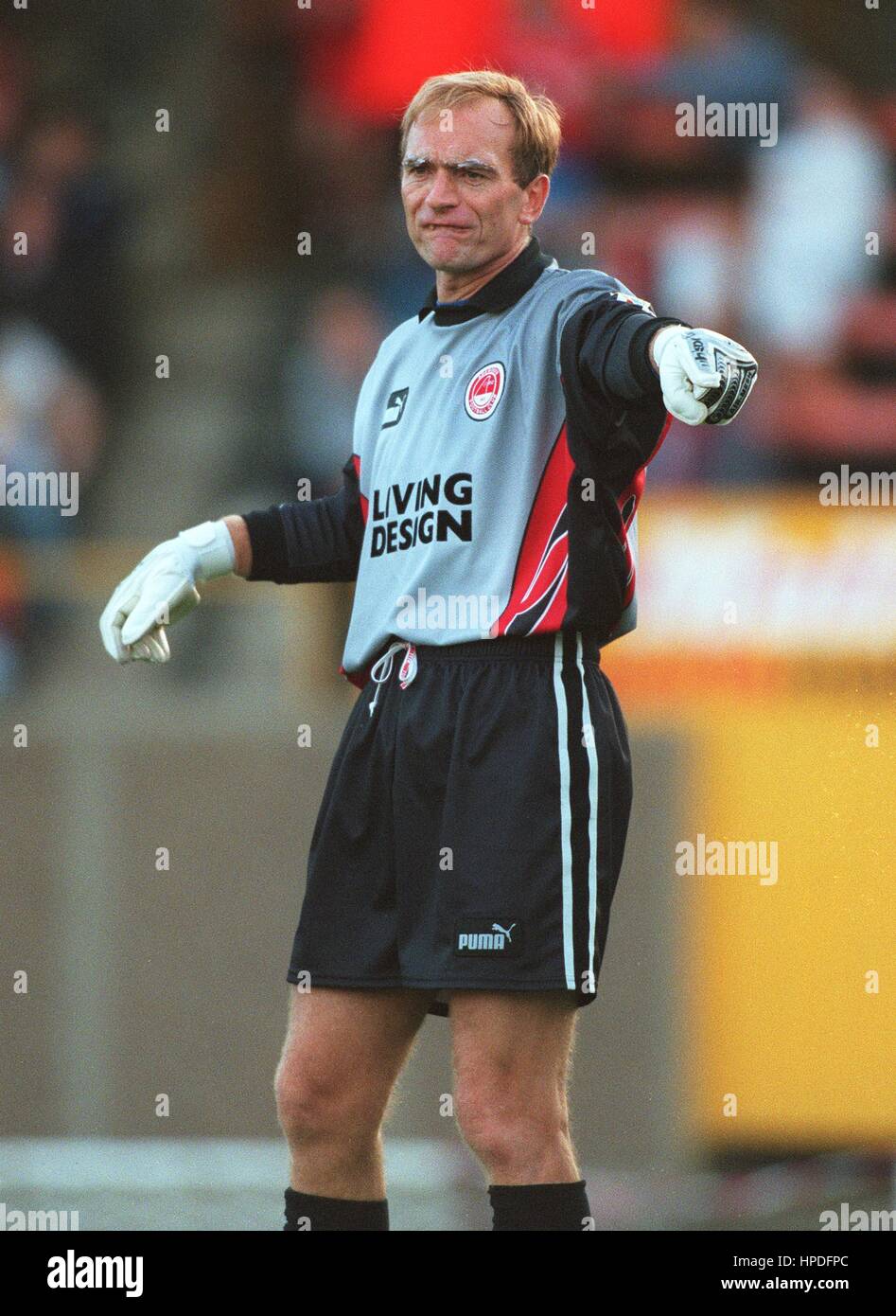 JIM LEIGHTON ABERDEEN FC 22 July 1997 Stock Photo - Alamy