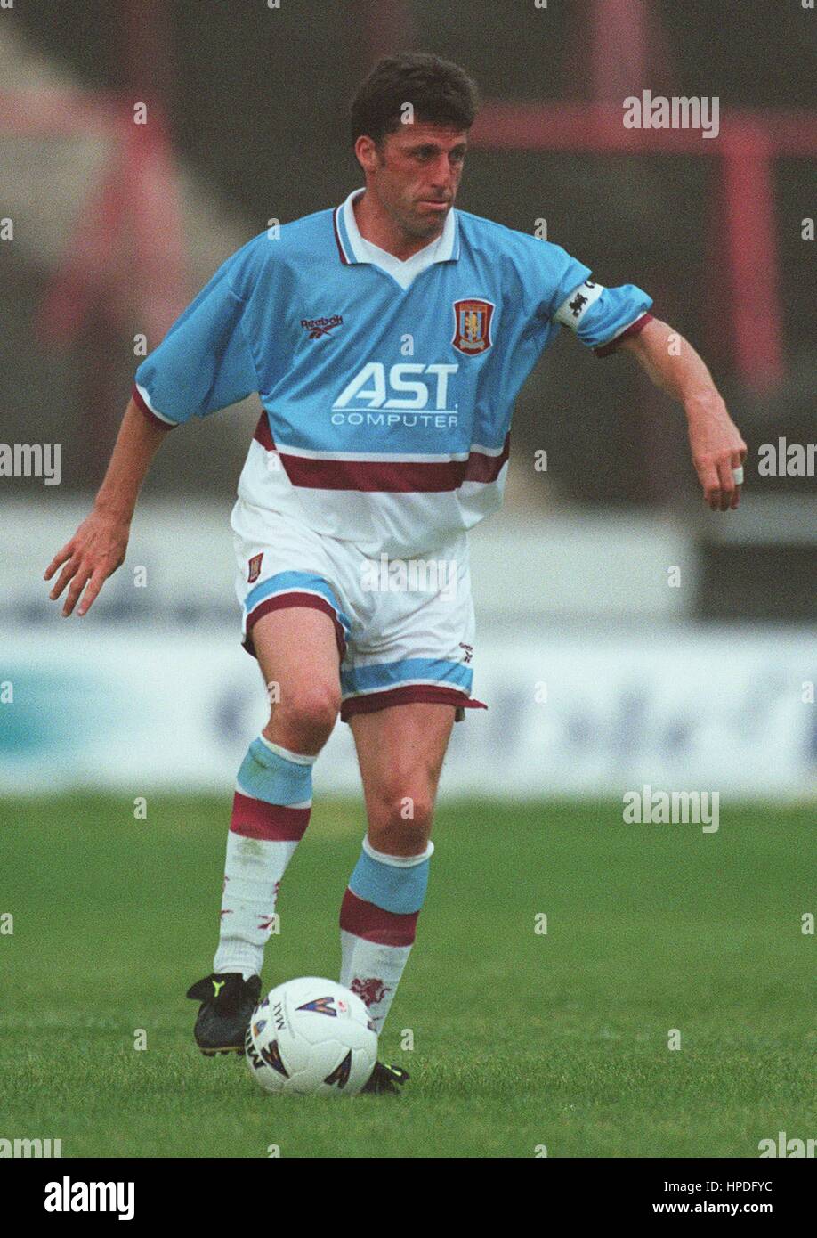 Andy townsend aston villa hi-res stock photography and images - Alamy