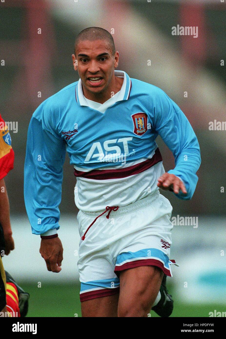 Aston villa stan collymore hi-res stock photography and images - Alamy