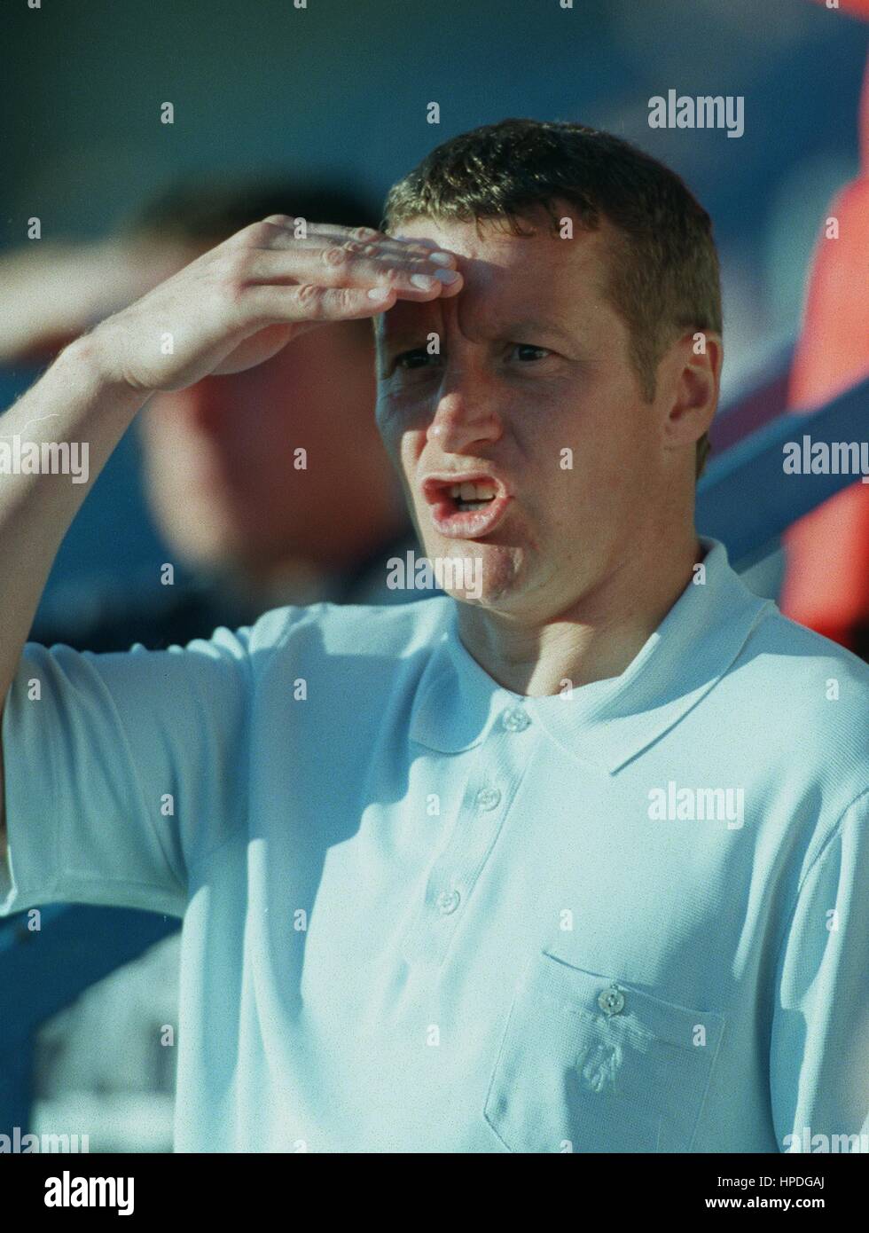 Barnsley manager danny wilson hi-res stock photography and images - Alamy