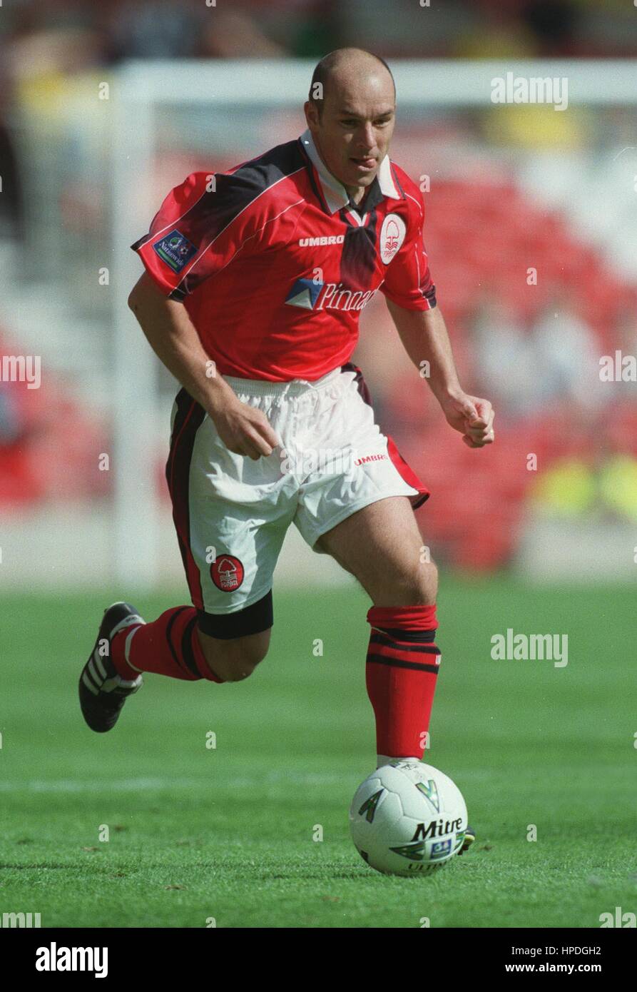 STEVE STONE NOTTINGHAM FOREST FC 02 August 1997 Stock Photo - Alamy