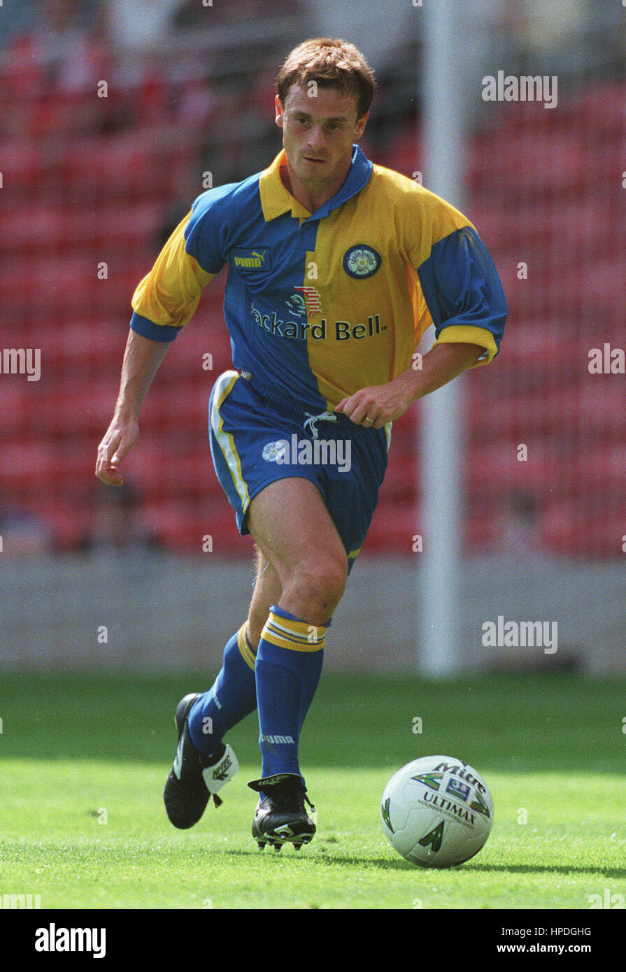 DAVID ROBERTSON LEEDS UNITED FC 02 August 1997 Stock Photo - Alamy