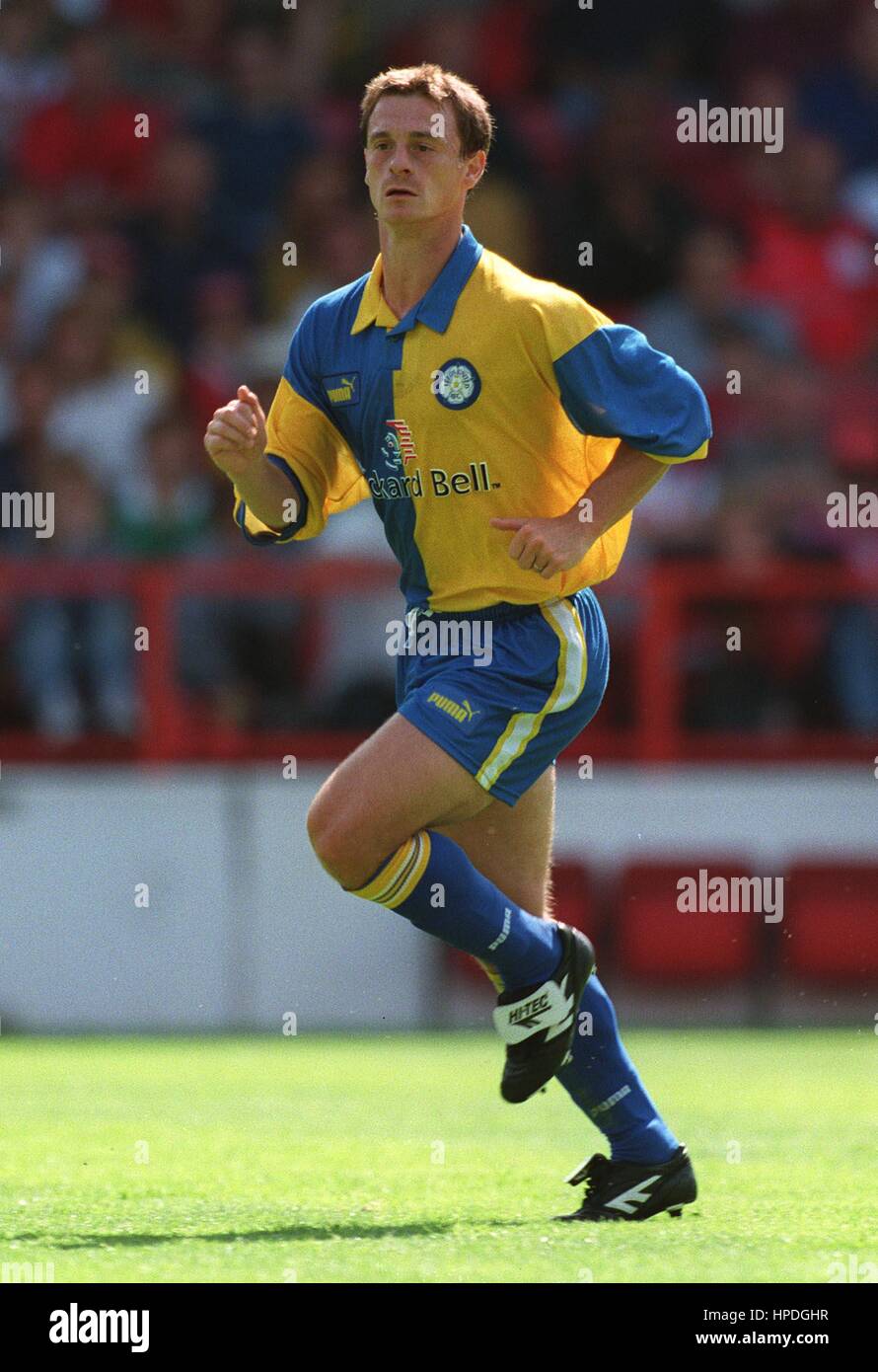DAVID ROBERTSON LEEDS UNITED FC 02 August 1997 Stock Photo - Alamy