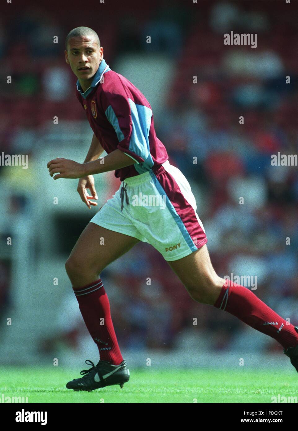 Rio ferdinand west ham united hi-res stock photography and images - Alamy