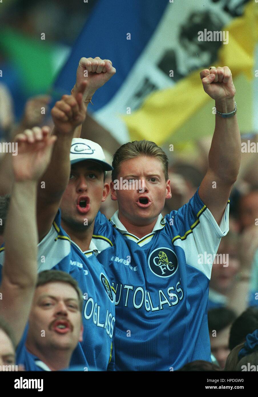 CHELSEA FANS AT WEMBLEY CHELSEA V MANCHESTER UTD 03 August 1997 Stock ...