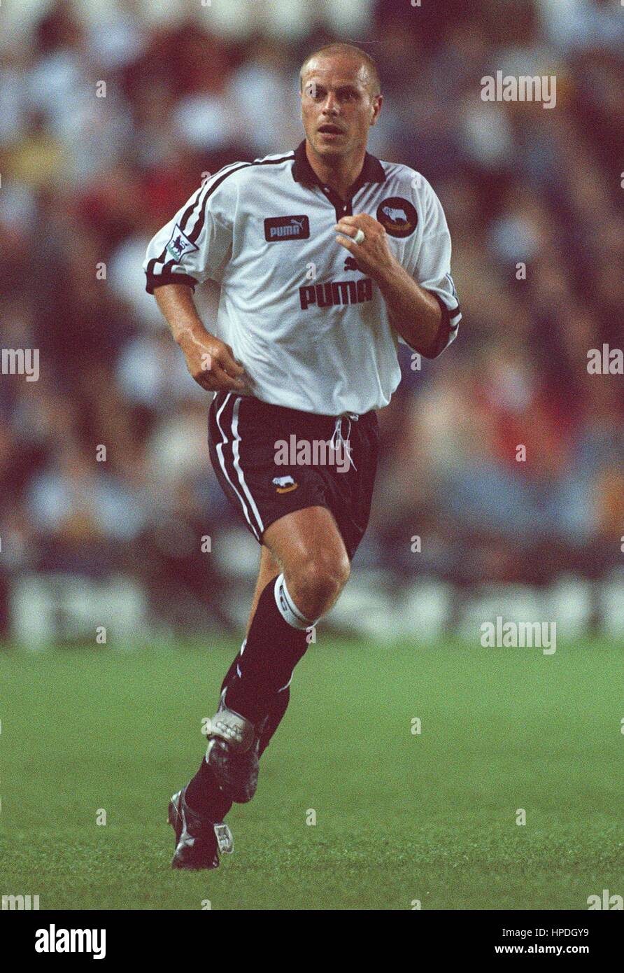 Jonathan hunt hi-res stock photography and images - Alamy