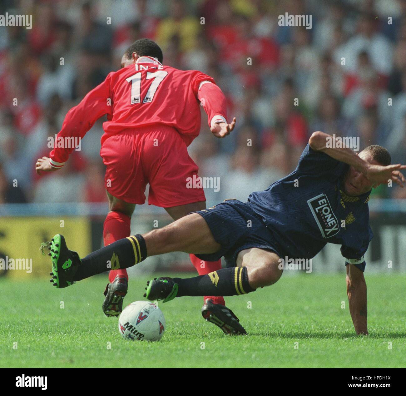 Vinnie Jones Kicks Fan