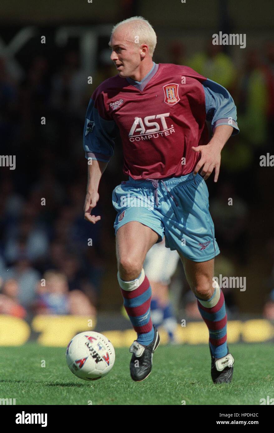 MARK DRAPER ASTON VILLA FC 10 August 1997 Stock Photo - Alamy
