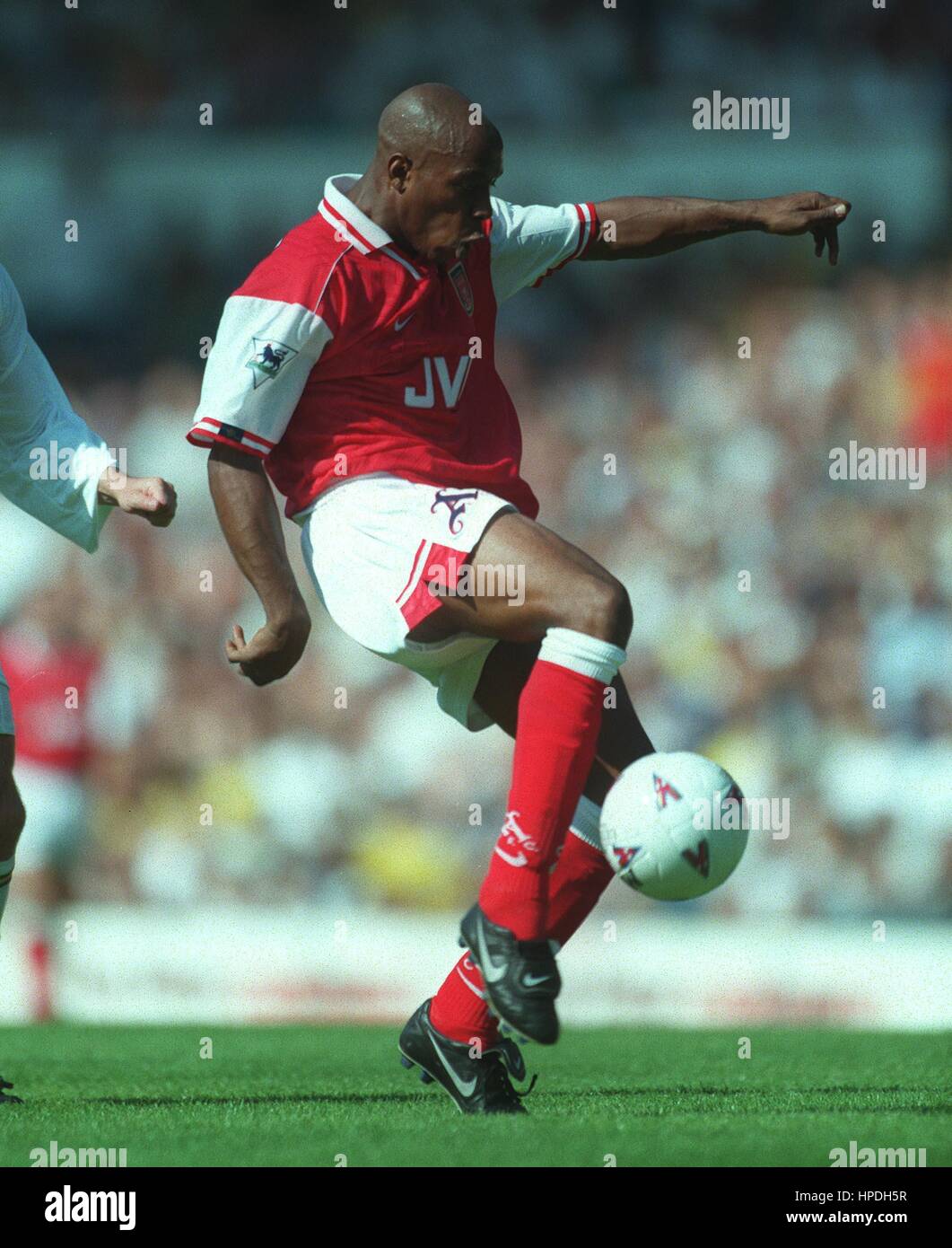 IAN WRIGHT ARSENAL FC 11 August 1997 Stock Photo - Alamy