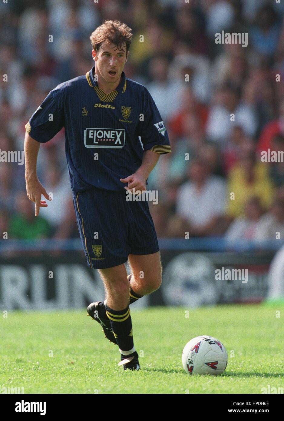 KENNY CUNNINGHAM WIMBLEDON FC 11 August 1997 Stock Photo - Alamy