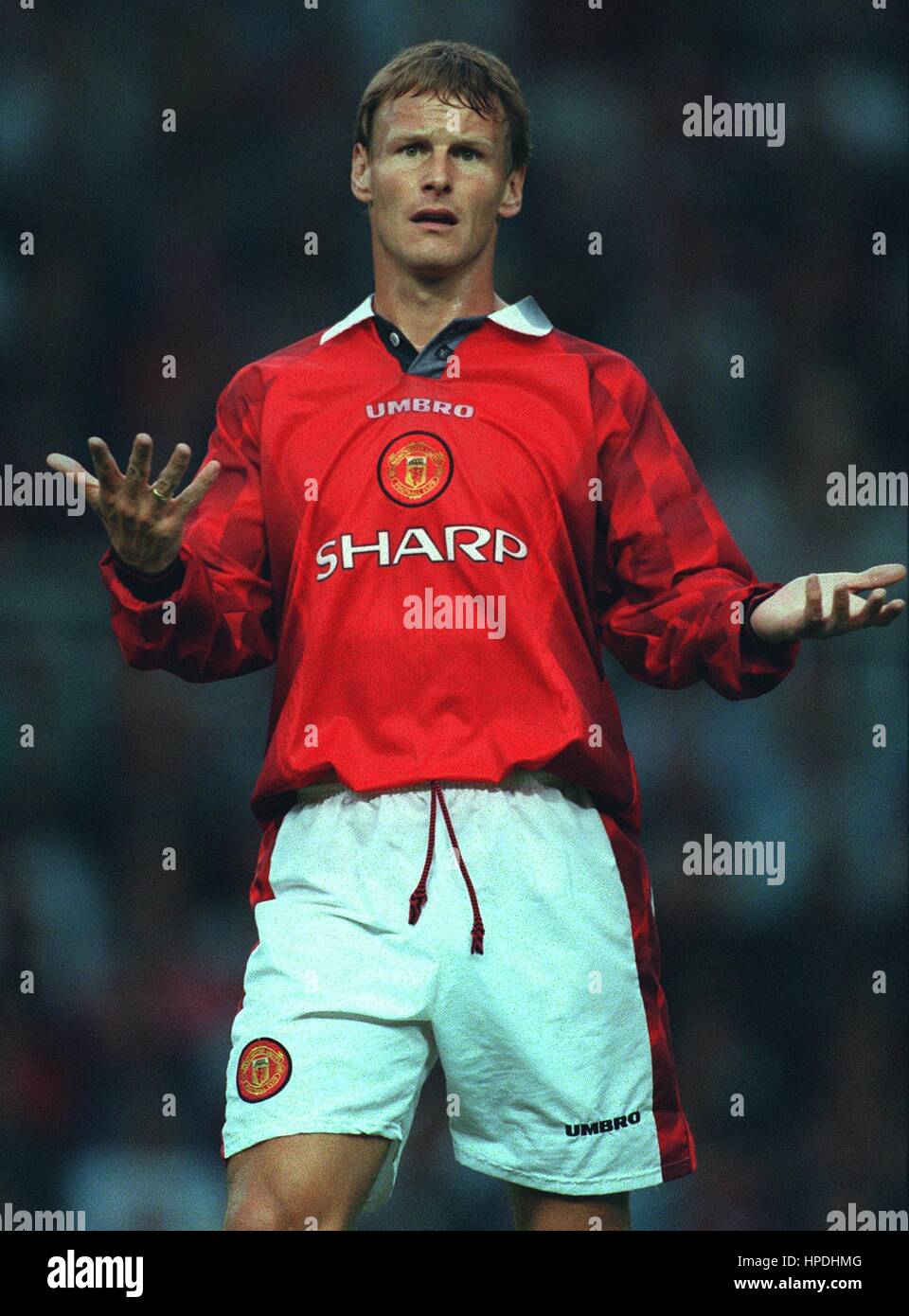 TEDDY SHERINGHAM MANCHESTER UNITED FC 14 August 1997 Stock Photo - Alamy