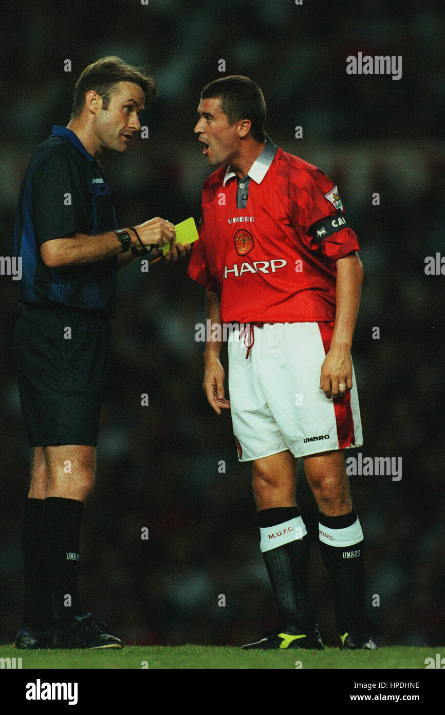 ROY KEANE & REFEREE G.BARBER MANCHESTER UTD V SOUTHAMPTON 14 August ...