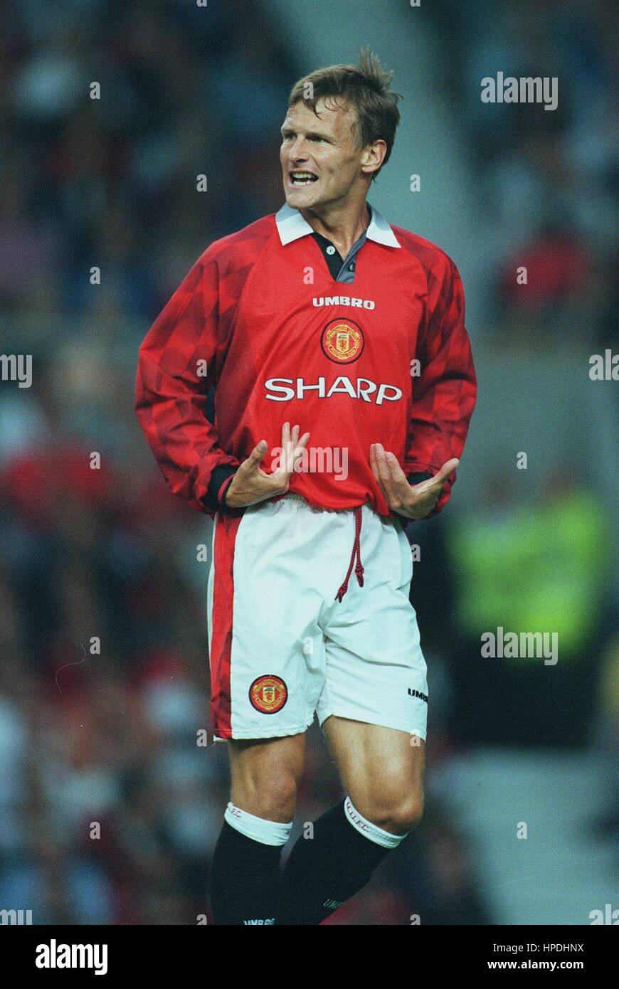 TEDDY SHERINGHAM MANCHESTER UNITED FC 14 August 1997 Stock Photo - Alamy