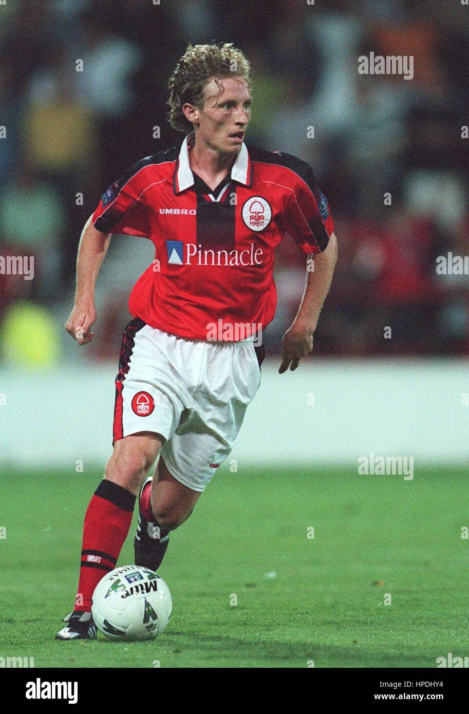 SCOT GEMMILL NOTTINGHAM FOREST FC 18 August 1997 Stock Photo - Alamy