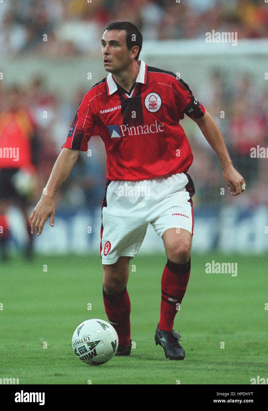 STEVE CHETTLE NOTTINGHAM FOREST FC 18 August 1997 Stock Photo - Alamy